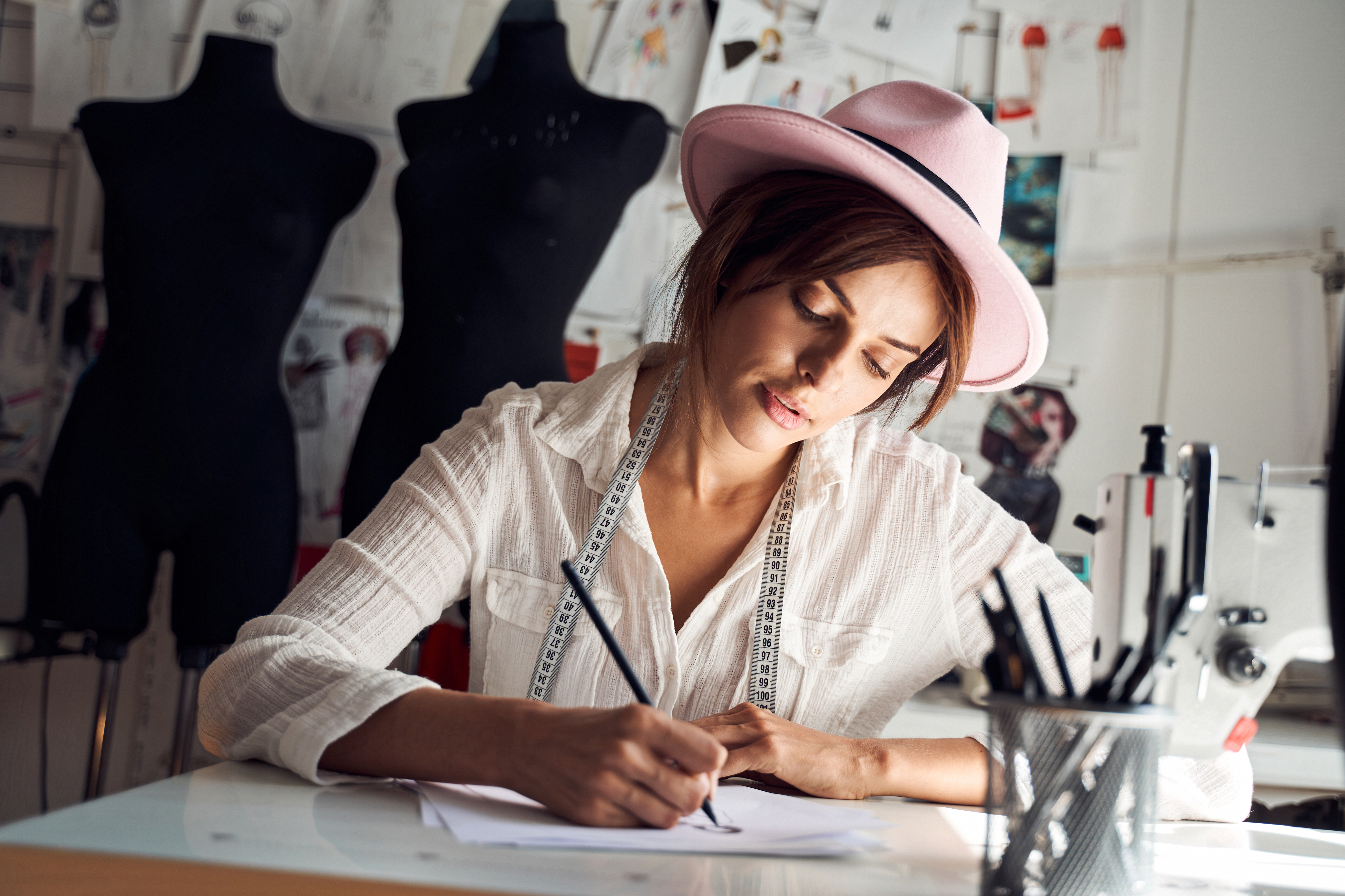 Devenir Modiste : fiche métier, formation, diplôme, … | Artisanat.fr